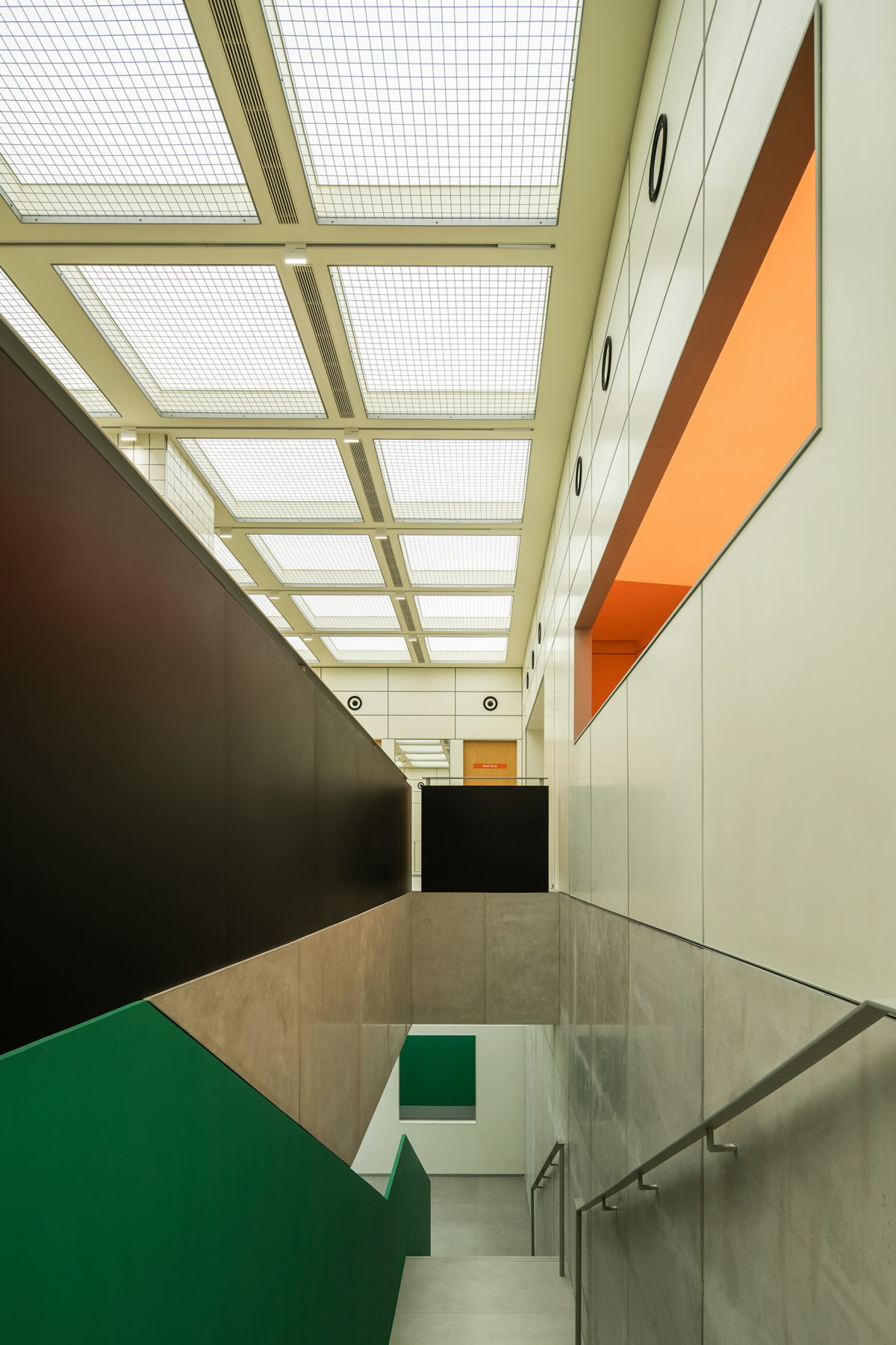 YinjiSpace - MOJO STUDIO x AFGK & DONCARE